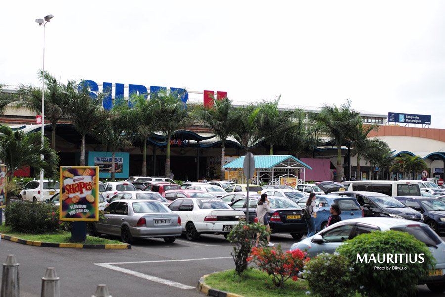 2025Super U购物,她马上摆了图中的这个姿势，...【去哪儿攻略】