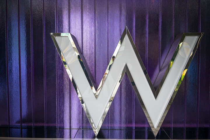 2024Bangkok w hotel之后的两晚，入住的是充满浓浓情趣味道的w酒店。我个人是没什么兴趣_曼谷 W 酒店(W Bangkok ...