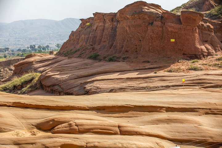 2024波浪谷大体分三个区域，最美的数一线天景点，在闫家寨从山上走下去，一路景色特别迷人。门票：暂免收门票_波浪谷-评论-去哪儿攻略