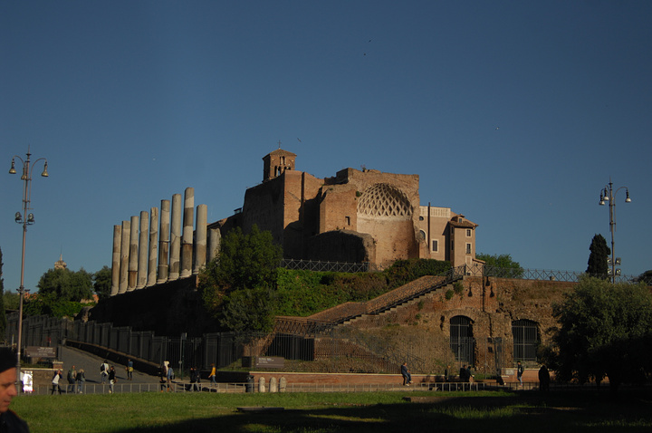 2024帕拉蒂尼山（拉丁语：Collis Palatium或Mons Palatinus）是罗马七座山..._帕拉蒂尼山-评论-去哪儿攻略