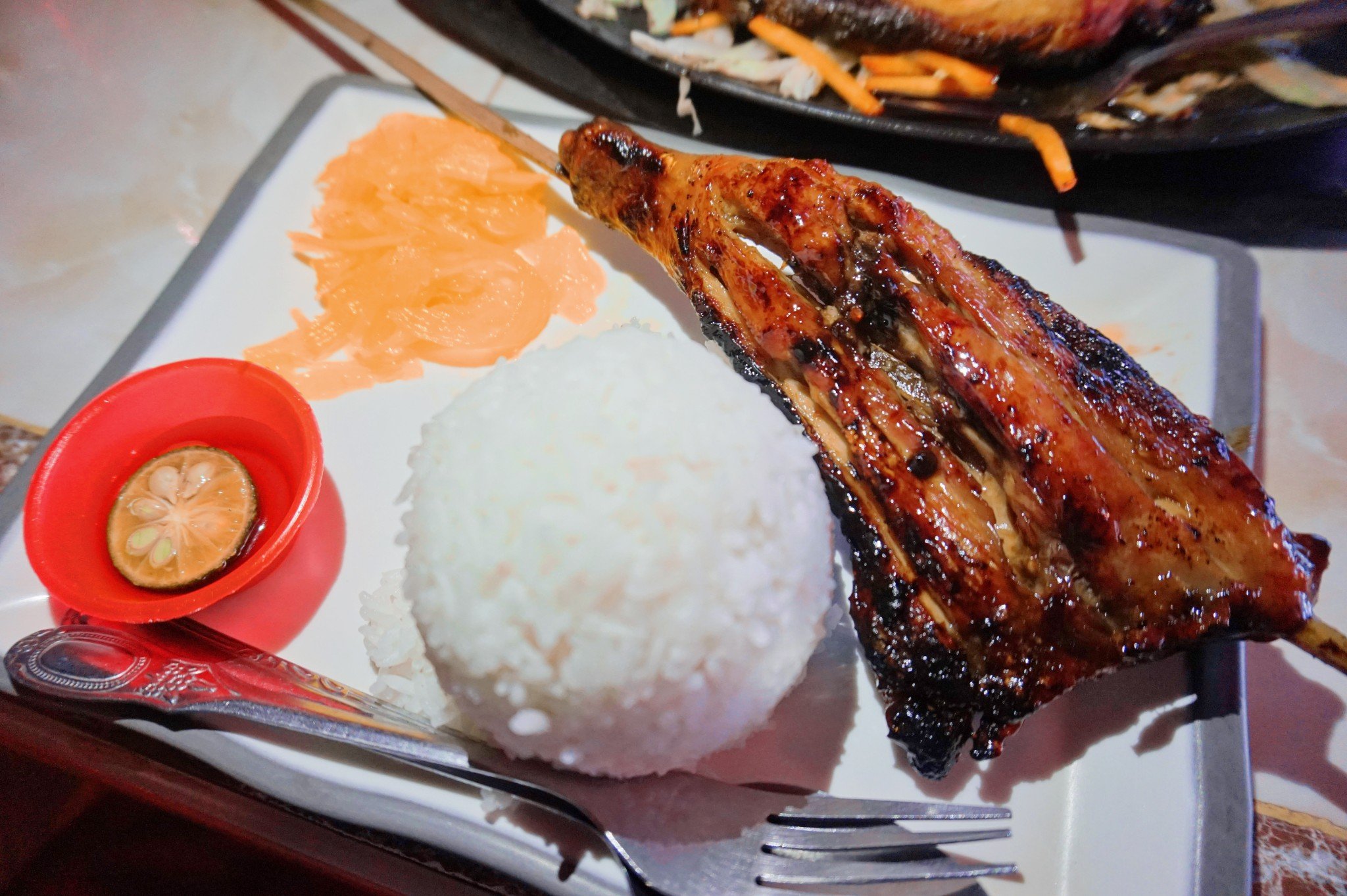 2023Jo's Chicken Inato美食餐厅,...是铁板鱿鱼，刷了和烤鸡和...【去哪儿攻略】