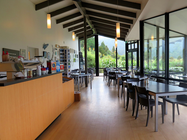 2024Matheson Cafe美食餐厅,外面下雨，如果天气晴好，户...【去哪儿攻略】