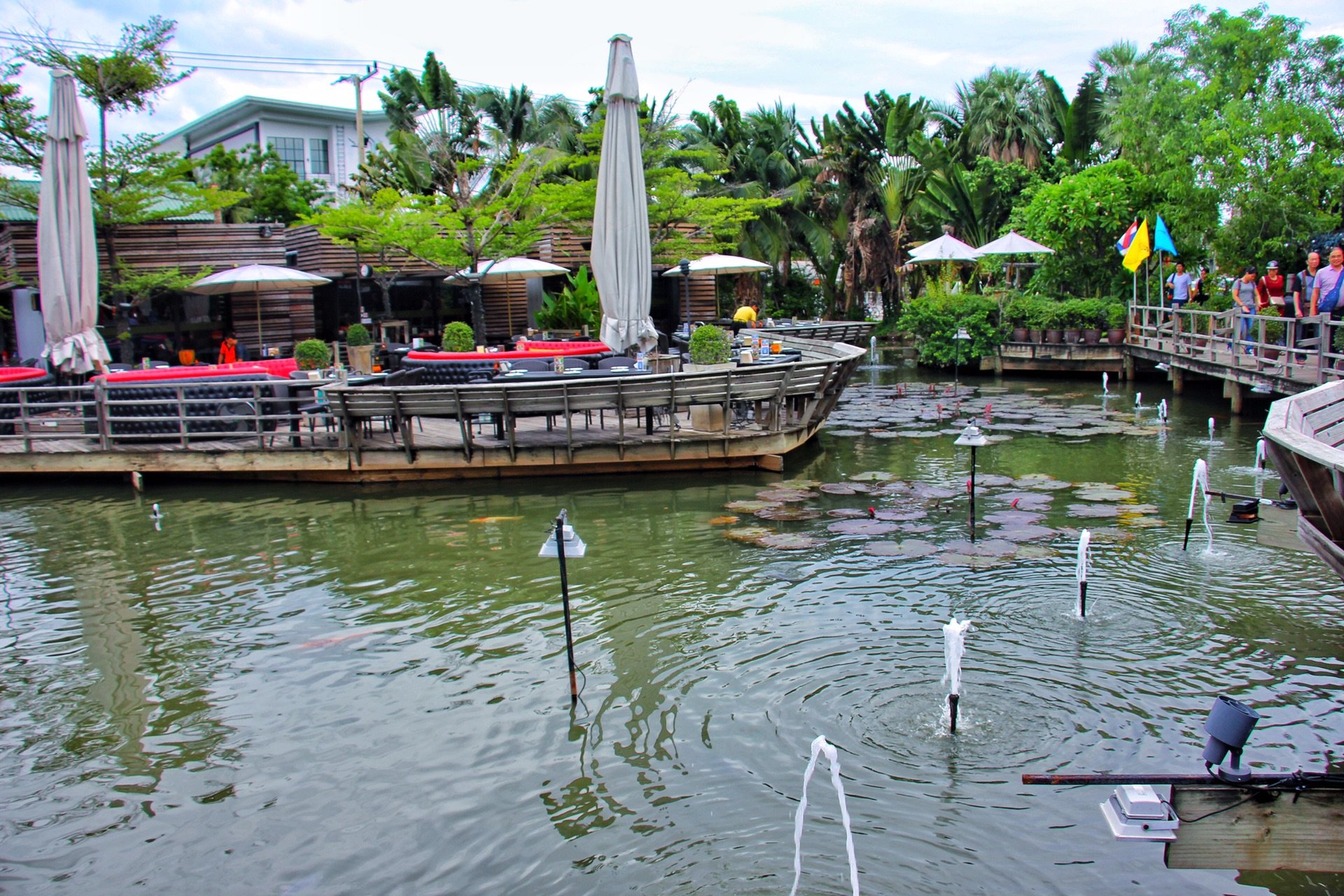 2022Waterside Karaoke Restaurant美食餐厅,这道菜外观看起来非常美观有...【去哪儿攻略】