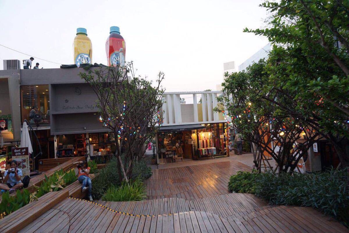 2023玛雅购物中心购物,很漂亮，在MAYA百货里，我们...【去哪儿攻略】