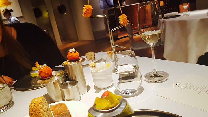 2024Ametsa with Arzak Instruction美食餐厅,这是一家很可爱的餐厅，餐前...【去哪儿攻略】